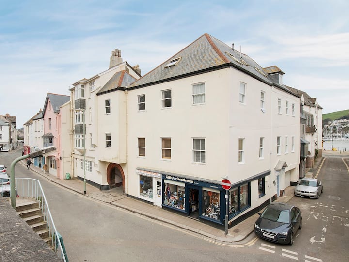 Snugglers Cove Apt 2 - Dartmouth