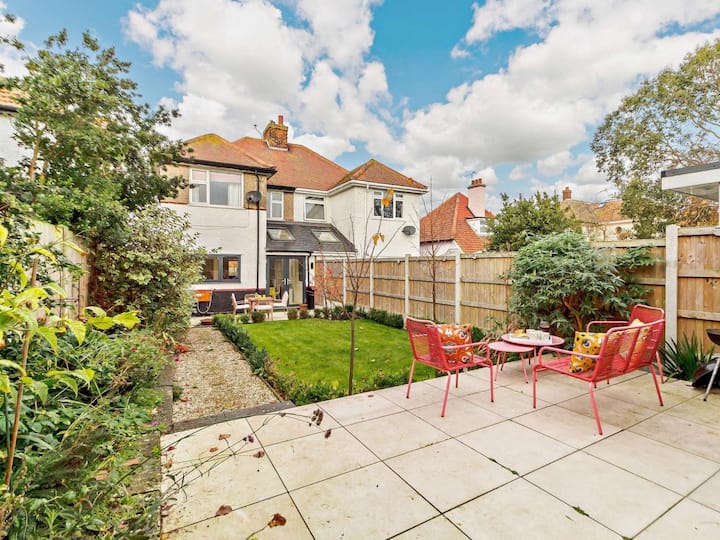 3 Bed In Walton On The Naze (Oc-93784) - Clacton-on-Sea