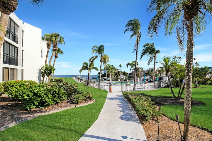 Relaxing 2/2 Longboat Key Condo - Beachbound Bliss - Longboat Key, FL