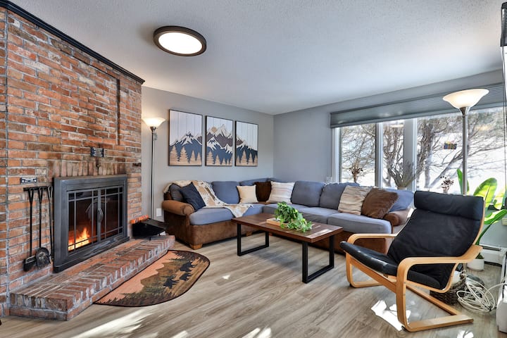 Peak & Pillow Condo W/hot Tub, Pool - Killington, VT