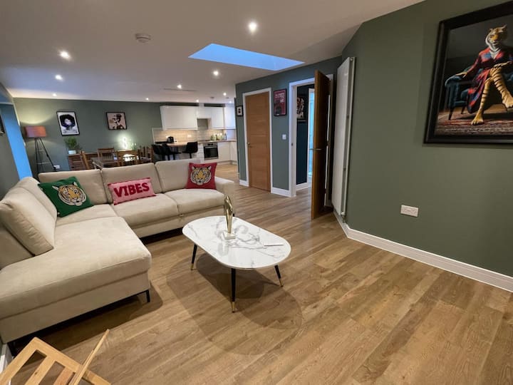 Luxury New-build House Nr Science & Business Parks - Cambridge