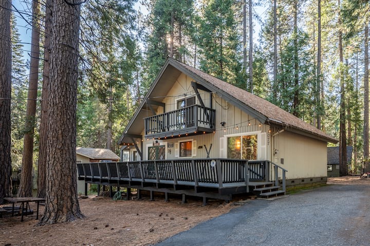 Grinning Bear Getaway W/ Central Heating! - Arnold, CA