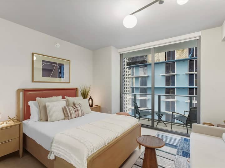 Central Miami Studio Near Metromover - Miami, FL