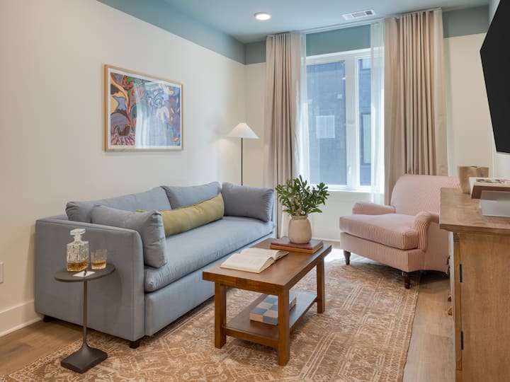 4 Private Suites, King Beds, Rooftop + Courtyard - ナッシュビル, TN