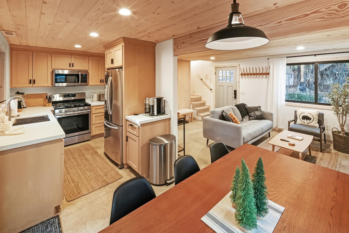 Pet Friendly! Foosball! Two Living Rooms! - Houses for Rent in Big Bear ...