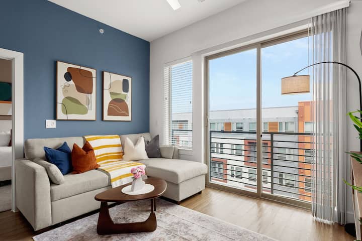 Central Flat: Pool|free Parking|walk To Riverwalk - San Antonio