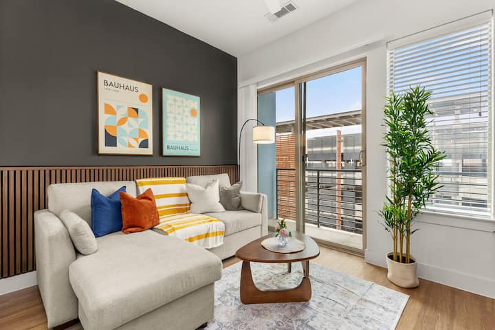 Central Flat: Pool|free Parking|walk To Riverwalk - Texas