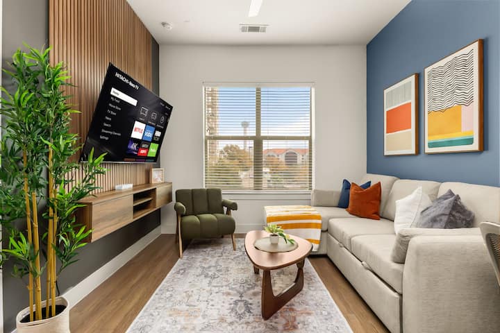 Central Flat: Pool|free Parking|walk To Riverwalk - Alamo Heights, TX