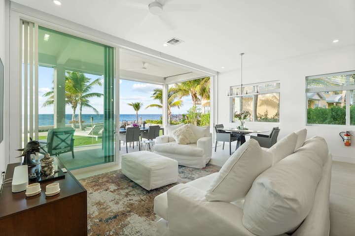 Oceanfront Luxury Condo W/ Private Garden - ケイマン諸島