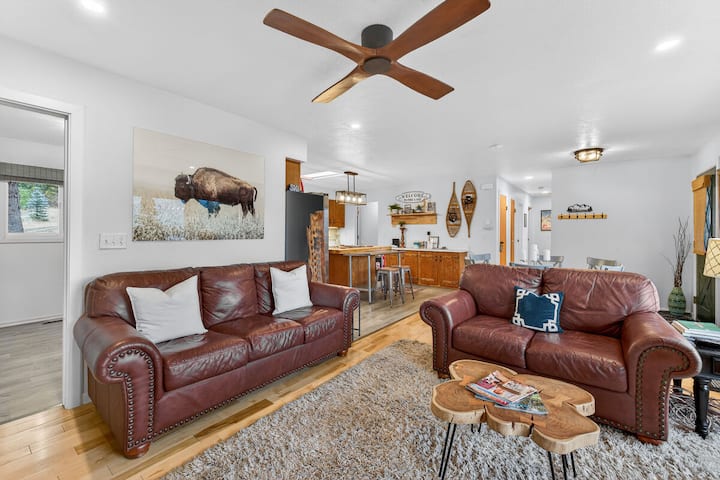 Above Par- Quiet & Private | Parking + Lake Views - Cascade, ID