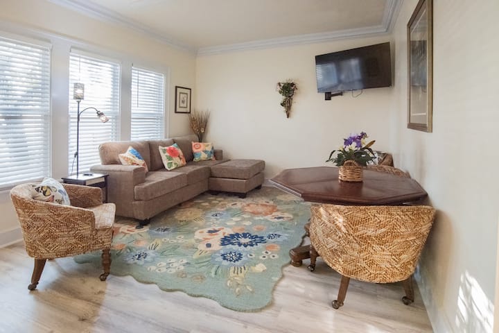 Mariposa Coral Home For 4 - Kerrville, TX