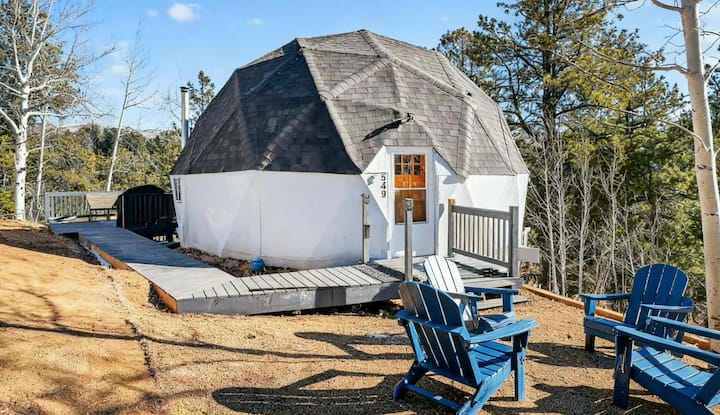 Scenic Dome Retreat: Luxury Bath & Mountain Views - Cripple Creek, CO