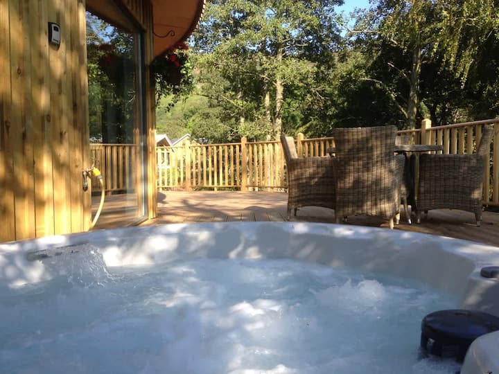 The Crannog | Circular Riverside Retreat With Hot - Kenmore