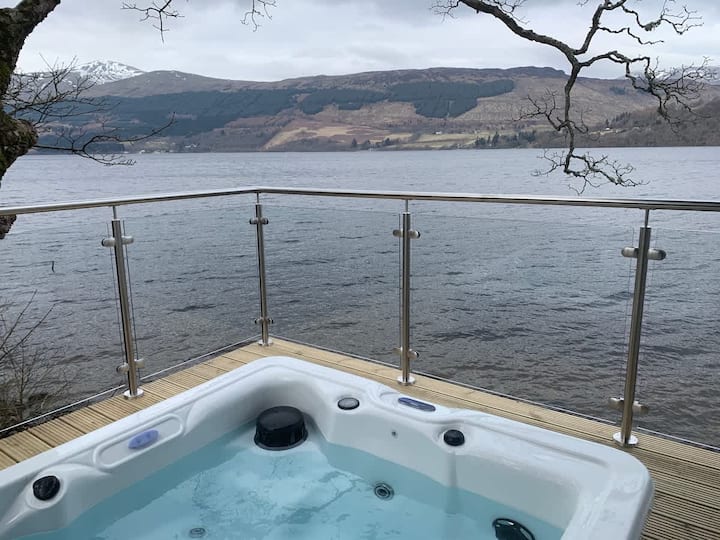 Dipper Boathouse Secluded Over-water Retreat - Loch Tay