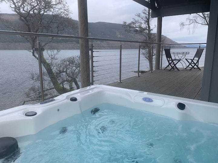 Dipper Boathouse Secluded Over-water Retreat - Loch Tay