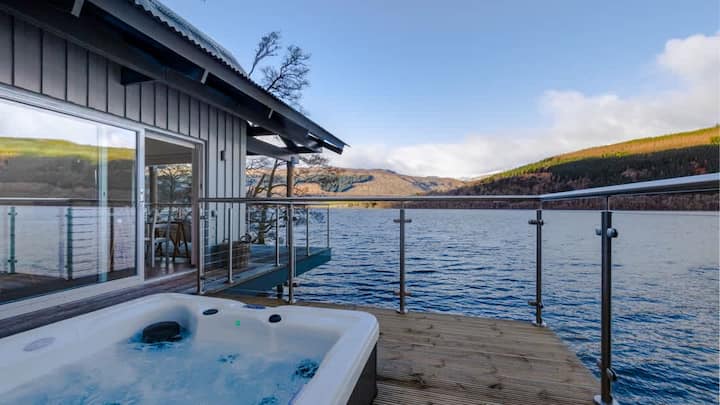 Osprey Boathouse On Loch Tay - Kenmore