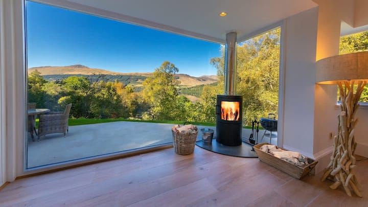 The Tractor Shed- Elevated Hot Tub With Loch Views - Kenmore