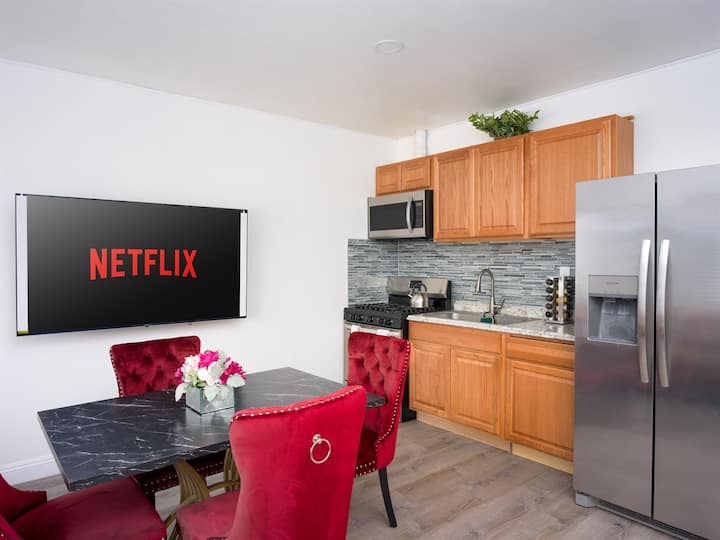 Big Gated Yard, Work/play Room, King Bed - Simi Valley, CA