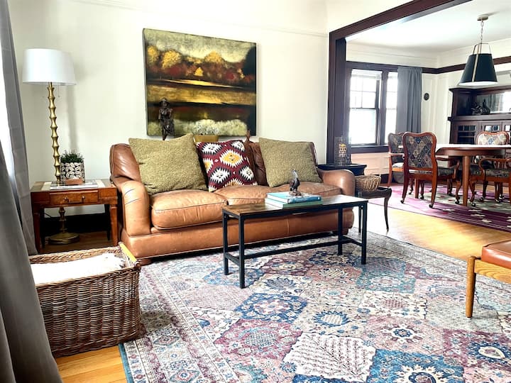 Brewers Bungalow | Tosa 2 Br | Walk To Coffee - Wauwatosa, WI