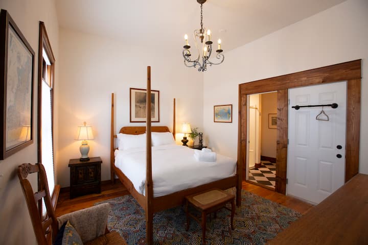 Merchant Quarters | Studio - Sturgeon Bay, WI