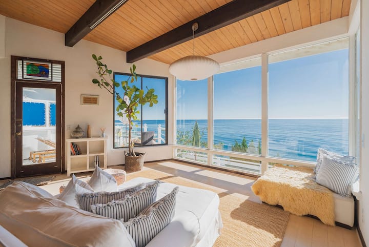 Ocean View Rustic Bungalow In Malibu - Malibu, CA