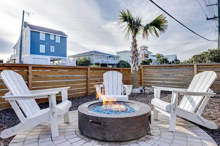 Paws And Relax: Pet-friendly Coastal Retreat! - Topsail Beach, NC