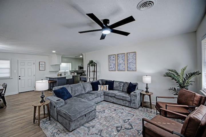 Stylish Comfort Near Jackson - Robinhood, MS