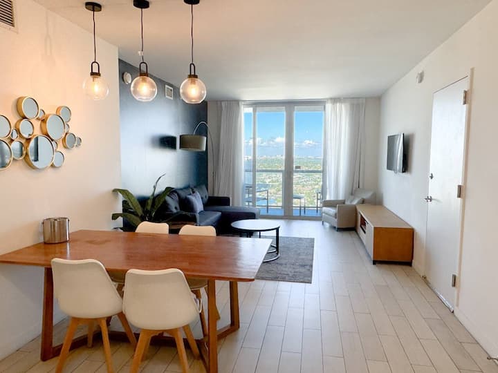 Elegant 1br Apartment At Beachwalk Resort - Hallandale Beach, FL