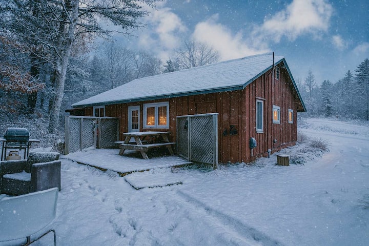 Pine Lake 3-bedroom Cottage #12 - The Gallery - Gravenhurst