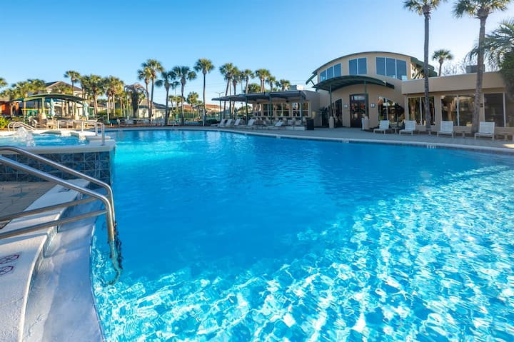 Coastal Retreat W/ Pool, Hot Tub & Bbq - Destin, FL