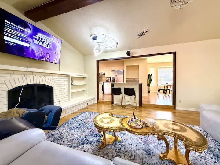 Immersive Galactic: Massage | Hottub | Movie - Oklahoma City, OK