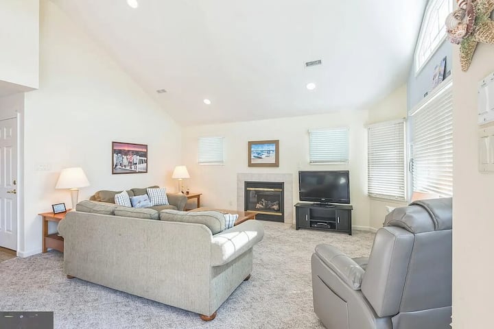 4br/3ba Beach Home W/rooftop Deck & Outdoor Living - Ocean City, NJ