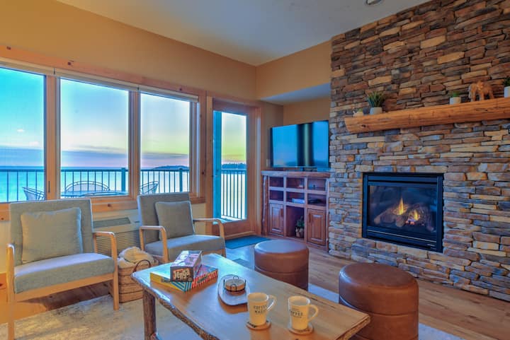 Lakefront Superior 1br Corner| Pool • Hot Tub • Ev - Two Harbors, MN
