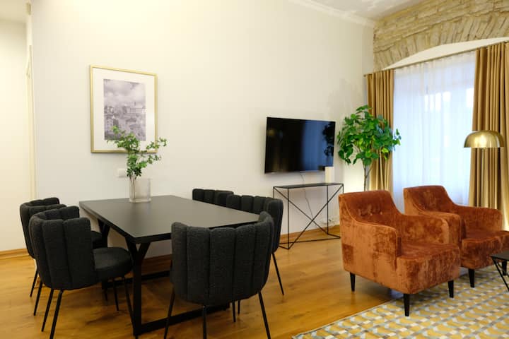 O- Lai 43-9. 2 Bedroom 2 Bathroom Apartment - Tallinn