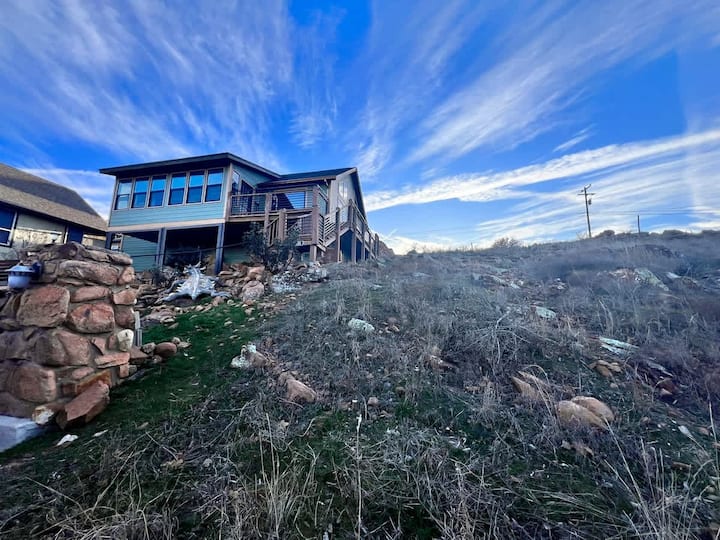 Medicine Creek Overlook Cabin W/hot Tub-2 Bedroom - Medicine Park, OK