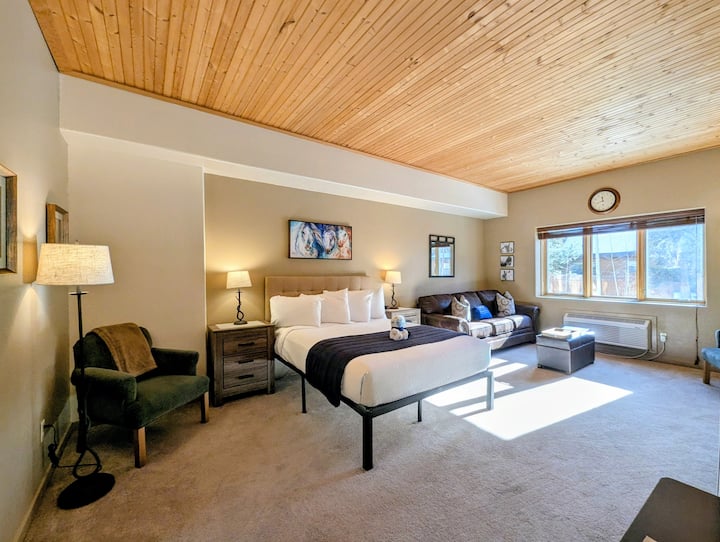 New Listing! Updated Studio, Central Location - Keystone, CO