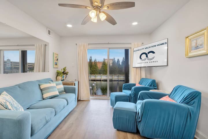 112b Newport Bay | Deck Seating | Pool | Waterview - Ocean City, MD