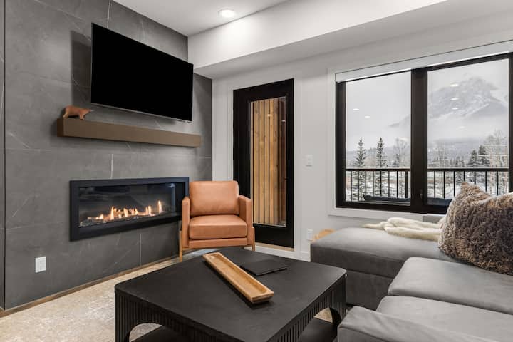 Brand New Condo | Mountain Views - Canada