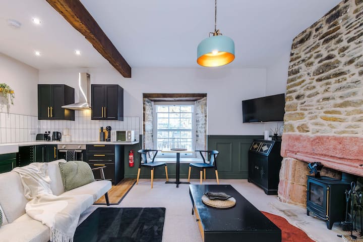 Deacon's Retreat Peak District - 캐슬턴