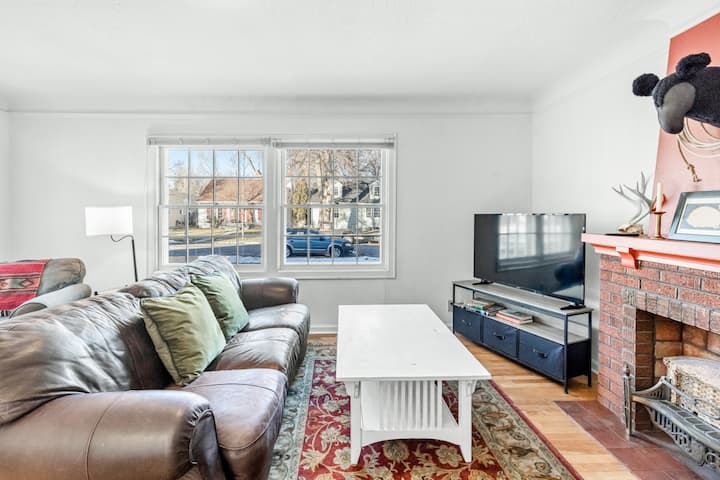 Pet Friendly 2br Near Hospitals, College & Airport - Oasis, Billings