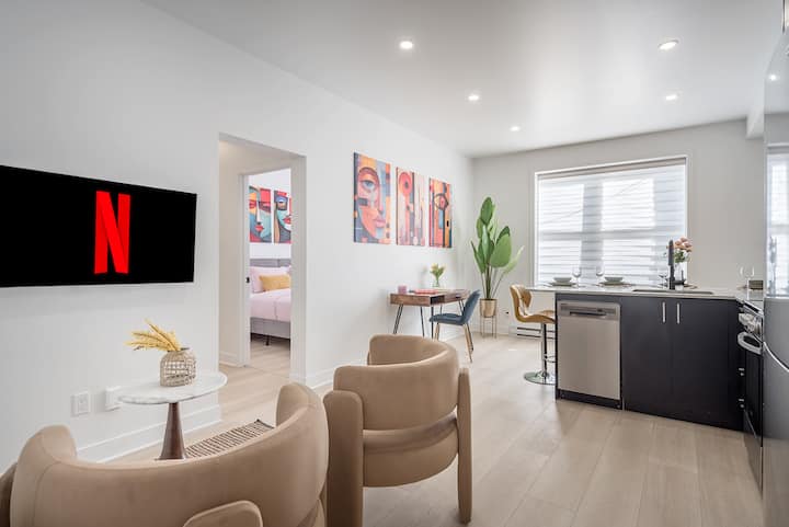Royal Sleep In A Spacious 2br - LaSalle