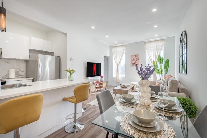 Bright & Spacious 2br Apartment - LaSalle