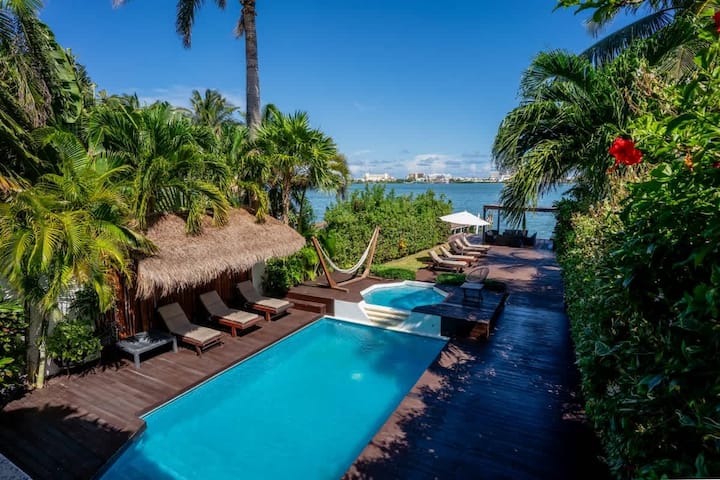 Villa Pok Ta Pok | 5br | Waterfront Private Pool - Cancún