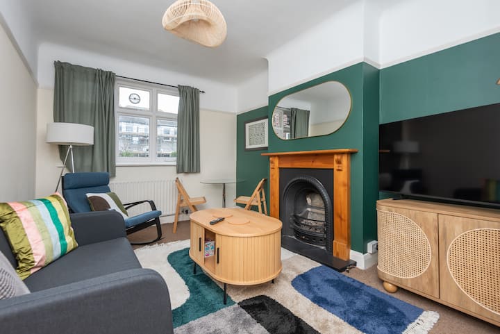 Spacious 2bdr With Dedicated Work Area - Streatham - London