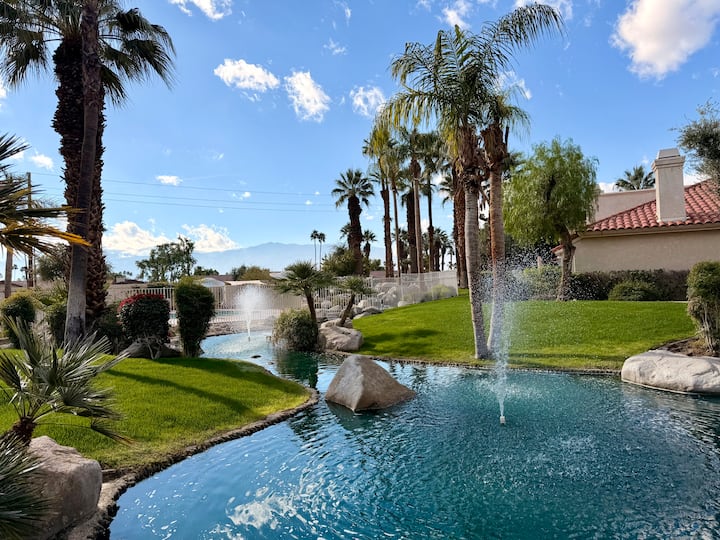 Mountain Views, Pools, Golf- Spacious Desert Oasis - Palm Desert, CA