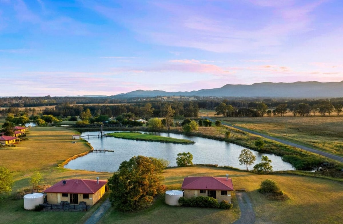 Broken View Villa 2 - Villas for Rent in Rothbury, New South Wales ...