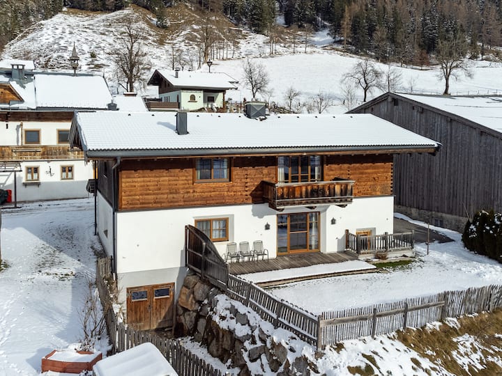 Appartement Rustique Près De Leogang, Vue Alpes - Saalbach-Hinterglemm