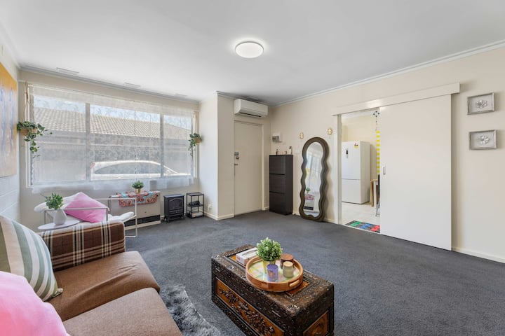 Convenient 2br Townhouse  Walk To Westall Station - Notting Hill