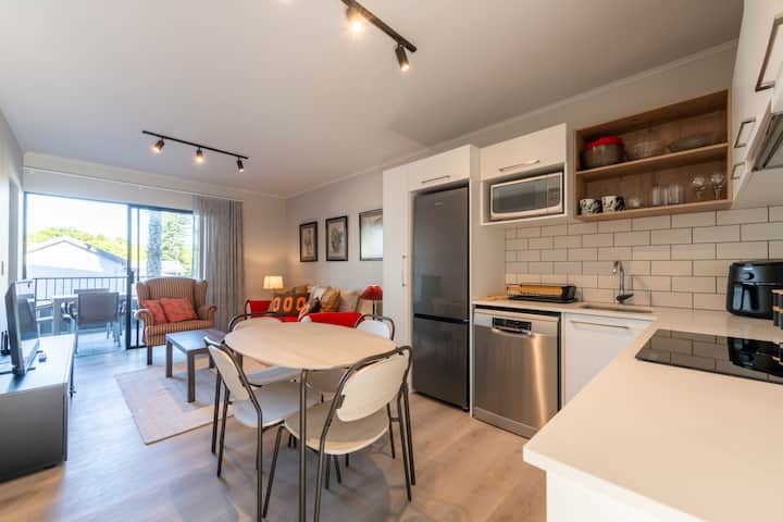 106 Seahorse - 2 Bedroom Premium Unit - Knysna