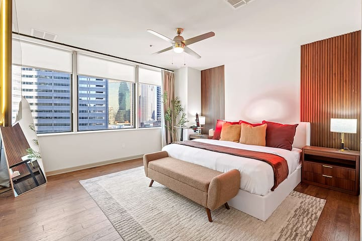 Premier King Sanctuary | Pool & Gym Access - Dallas, TX